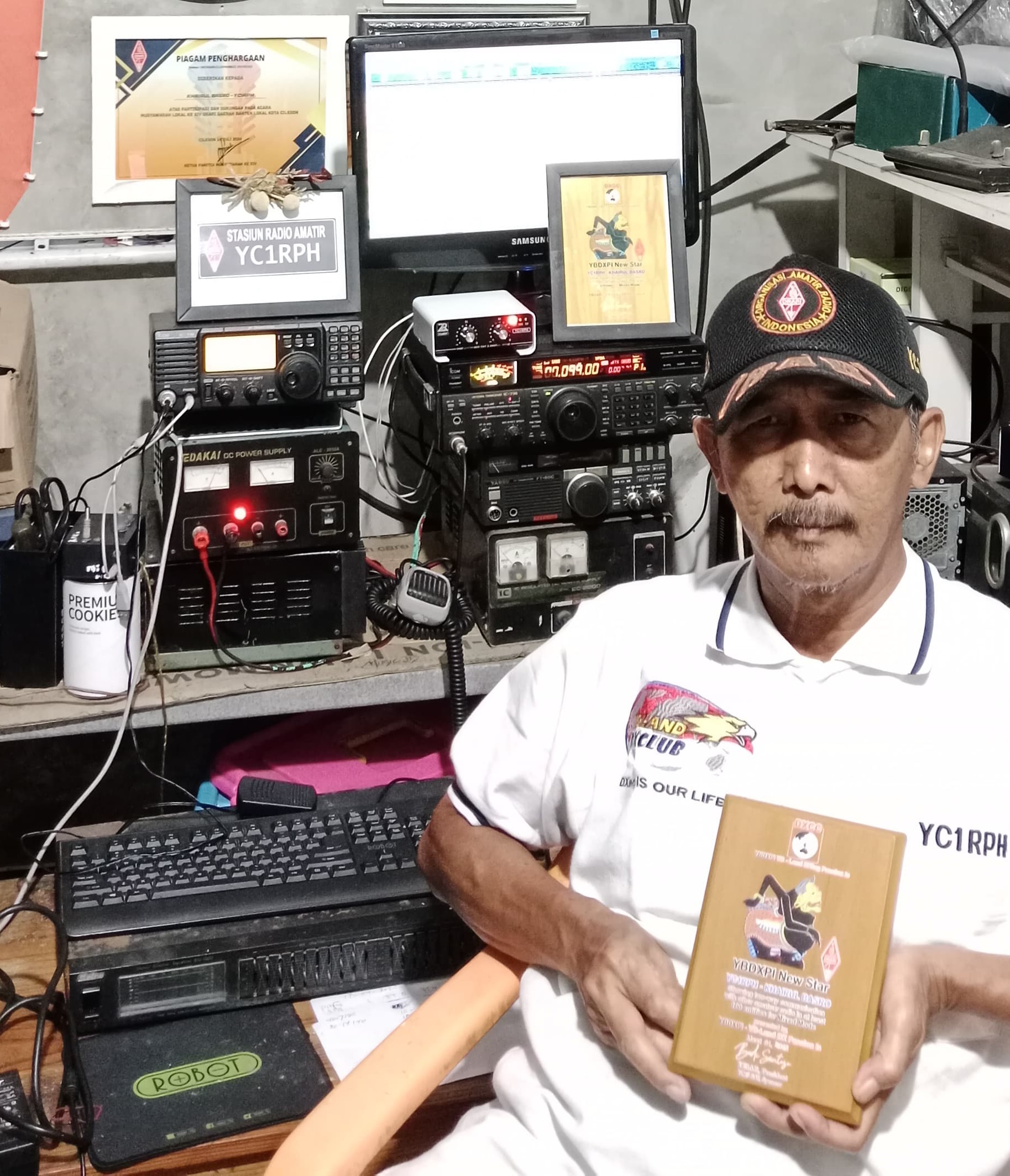 YC1RPH New Star Plaque 100 Entities Mixed - YBDXPI - YBLand DXing Passion Is